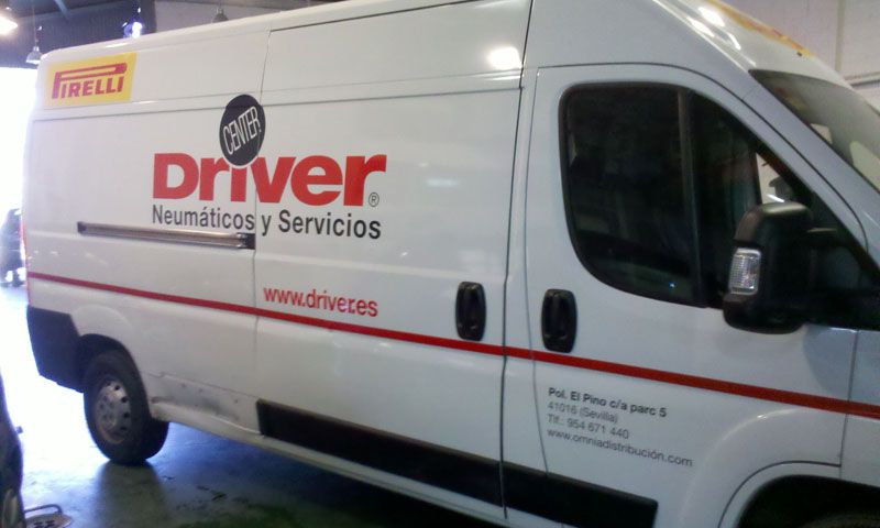 Rotulación integral de vehículos para Driver en nuestras instalaciones ...